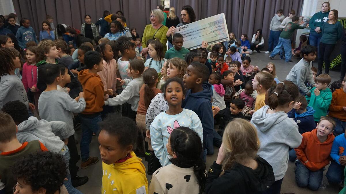 Scholieren zamelen geld in voor stil geboren zoon van juf Hannah | GVA