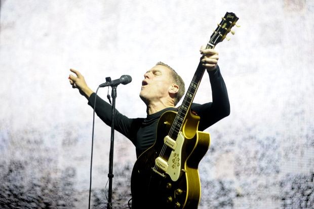 Bryan Adams op een in 'Top 2.000' JOE fm | GVA