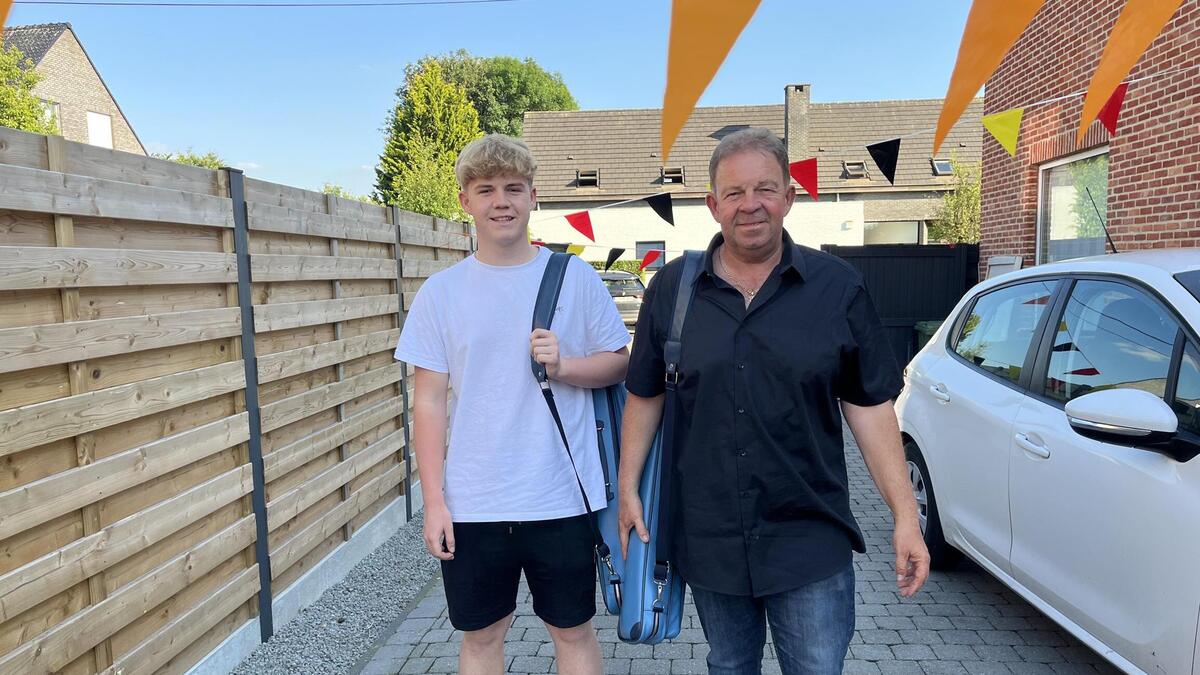 Vader Jef (60) en zoon Luca (16) samen aan zet op wereldbeker biljart ...