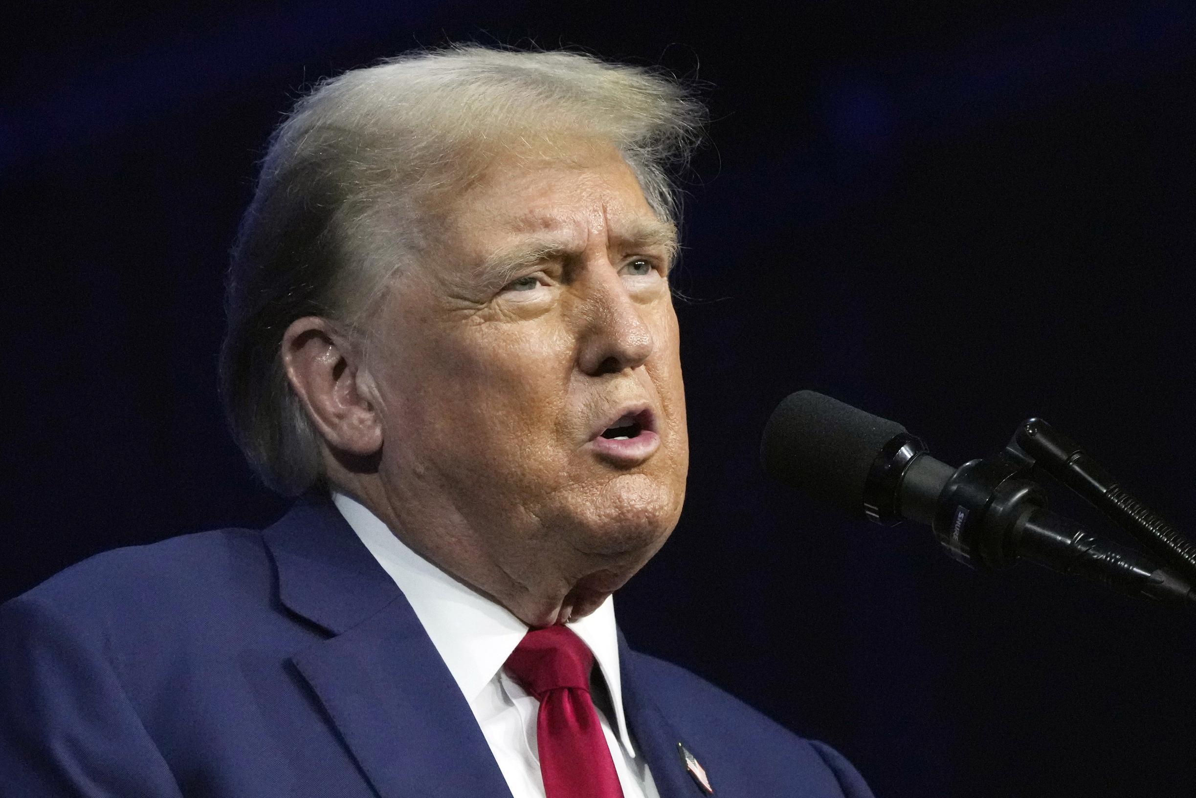 Trump lacht met mentale gezondheid van Biden, maar maakt zelf pijnlijk ...