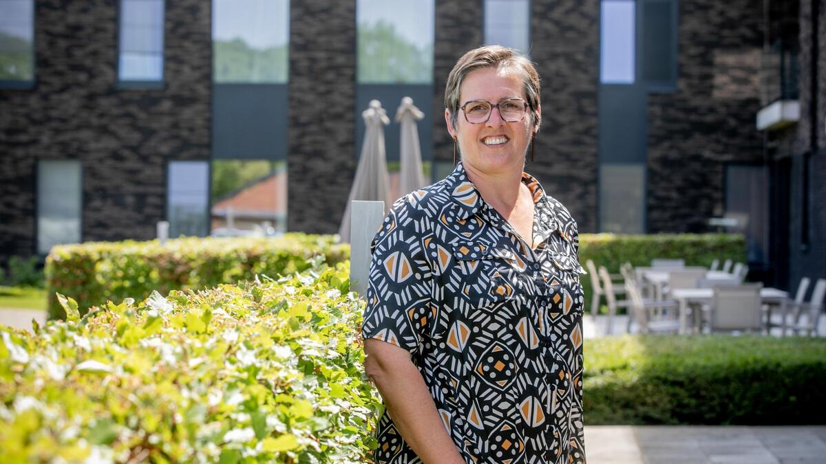 Mien Van Olmen keert terug na vier maanden afwezigheid: “Ineens lag ik ...