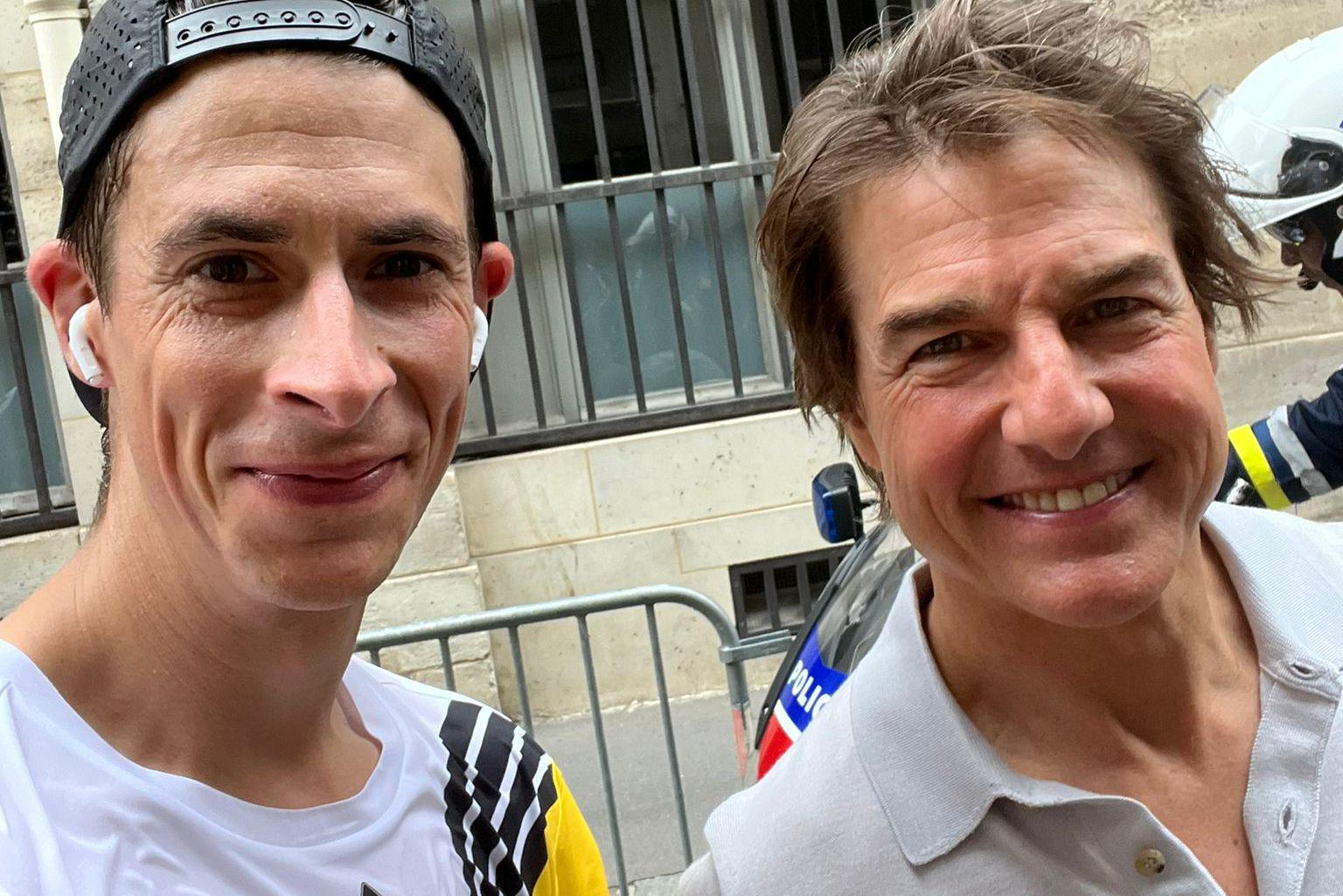 Vlaming Martijn loopt Tom Cruise letterlijk tegen het lijf in Parijs: “Op de foto? Geen probleem ...