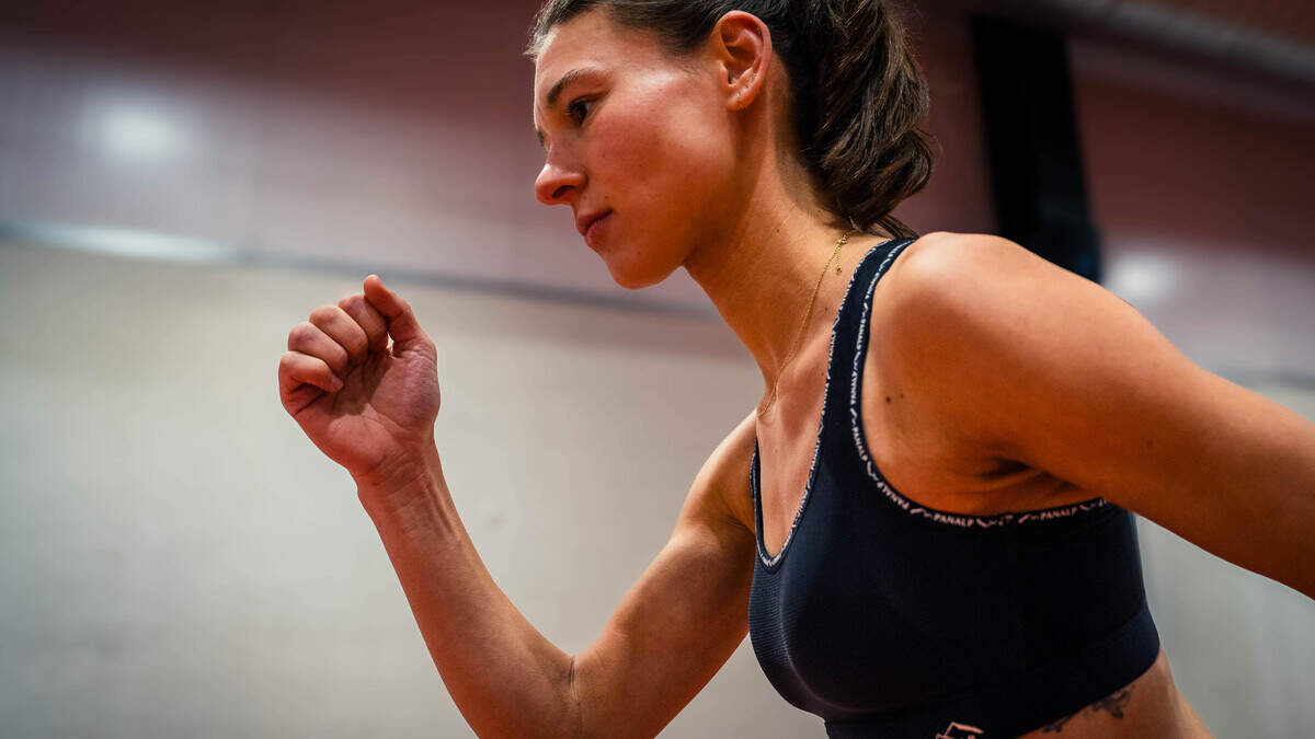 Vijftig vrouwen lopen Mechelse halve marathon in sportbeha: “Een goede ...