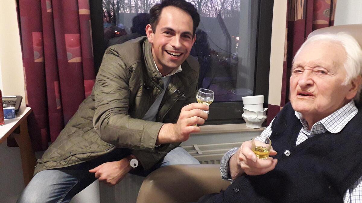 Eeuweling Herman Moerkerke overleden: Tom Van Grieken en Filip De ...