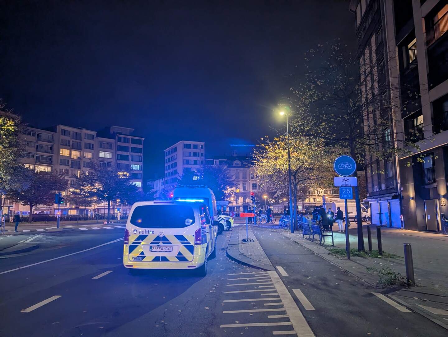 Man (33) die bovenbuur 40 keer stak met twee messen staat terecht ...