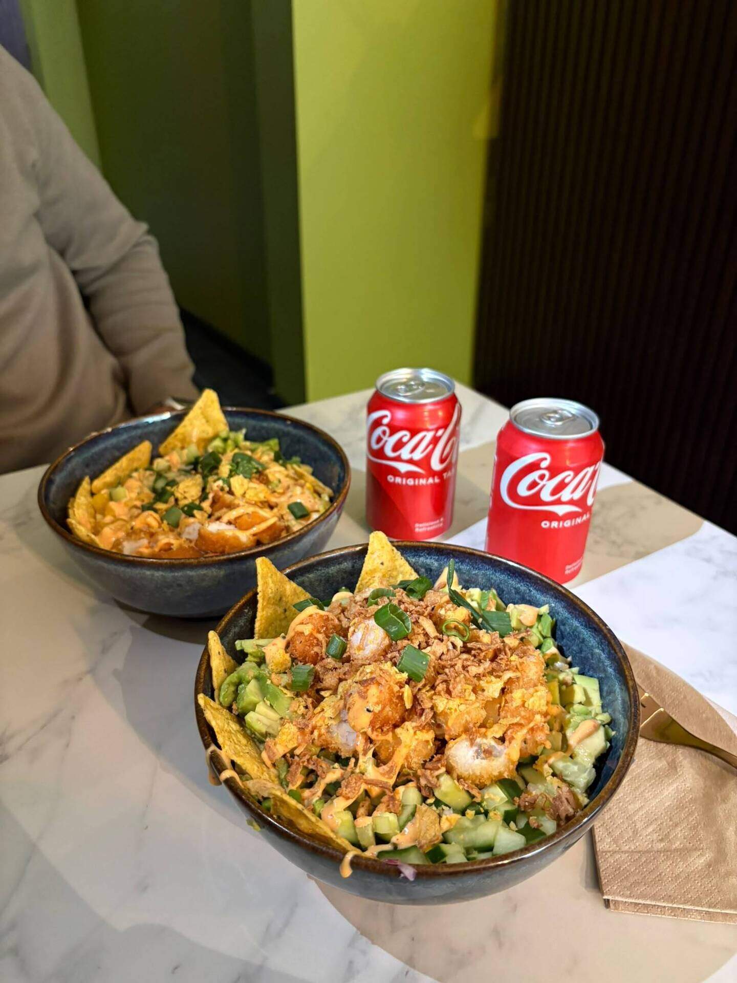 Mula Bowls serveert poké volledig op jouw maat: “De puree in plaats van ...