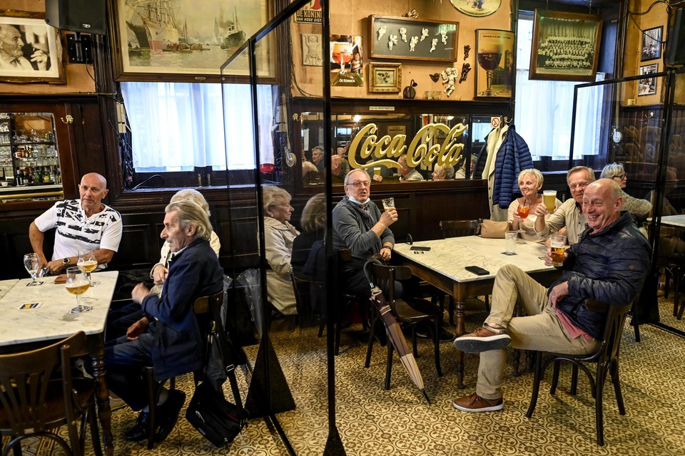 DISCUSSIE. Meer vrijheid in horeca terwijl coronacijfers stijgen: een ...