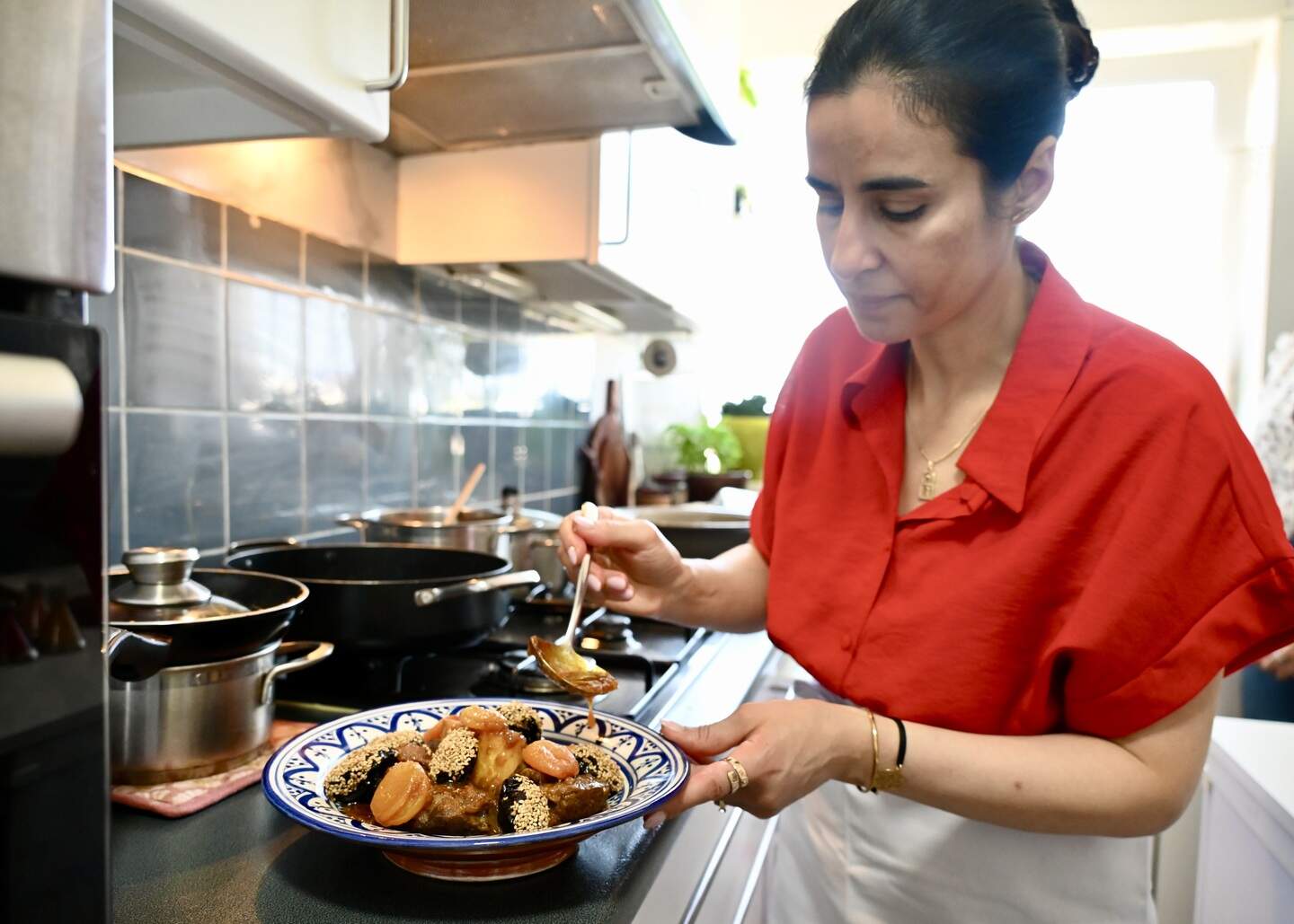 Deze populaire chef leert je Marokkaans koken met handig stappenplan ...