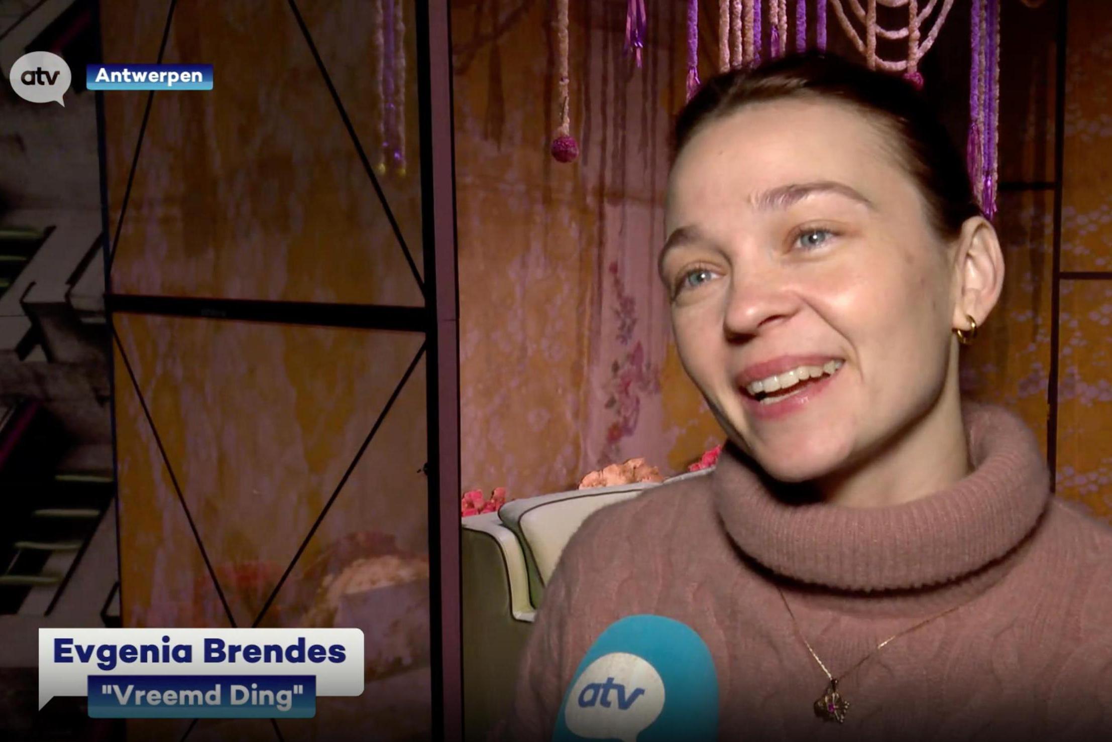 ‘Vreemd ding’ is een kindervoorstelling zonder woorden: “Mimiek is ...