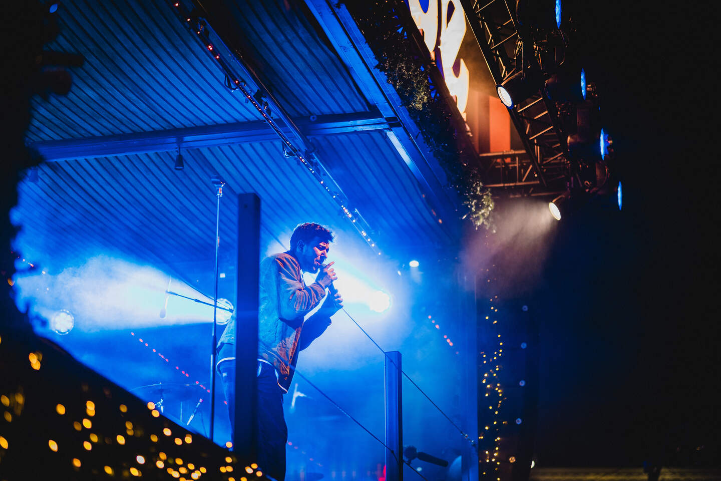 Drukke openingsavond van Winter in Antwerpen, met optreden van singer ...
