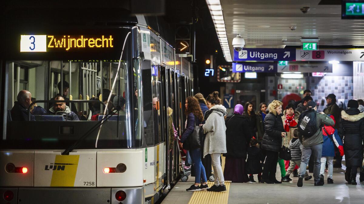Antwerpse trams vervoerden in 2024 net geen 92 miljoen reizigers: dit ...