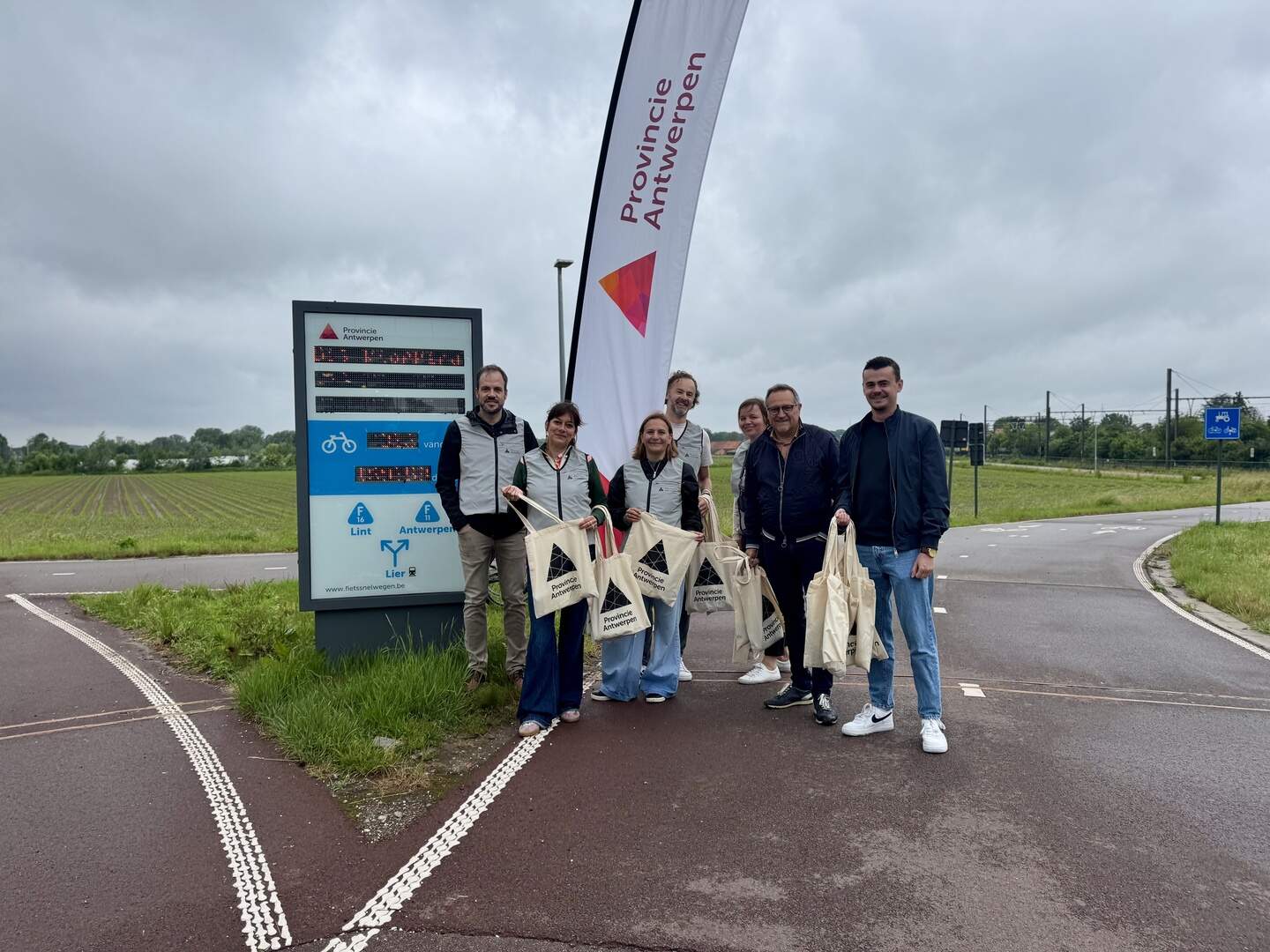 Provincie bedankt fietsers op Wereldfietsdag: “Fietsostrade maakt ...