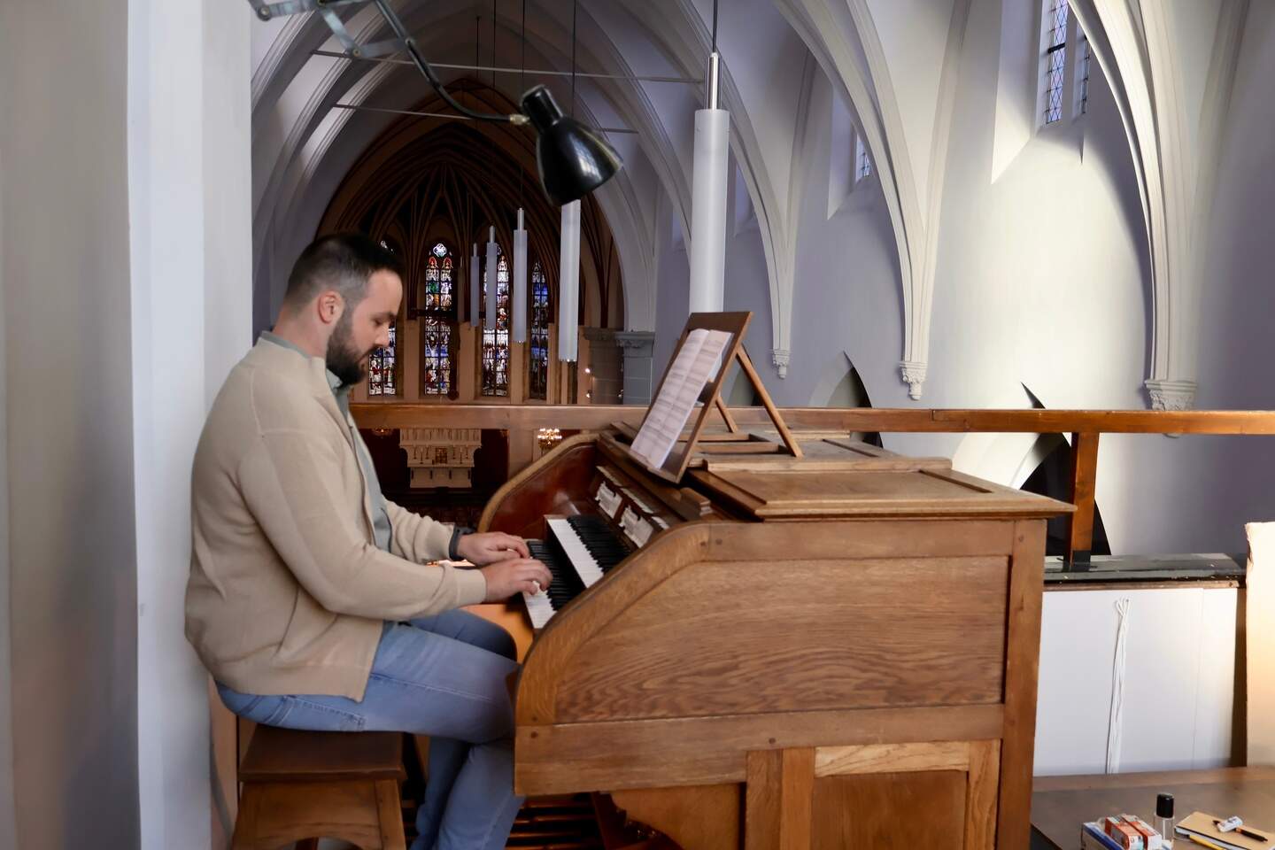 Na jaren stilte weerklinkt het orgel weer in Sint-Martinuskerk ...