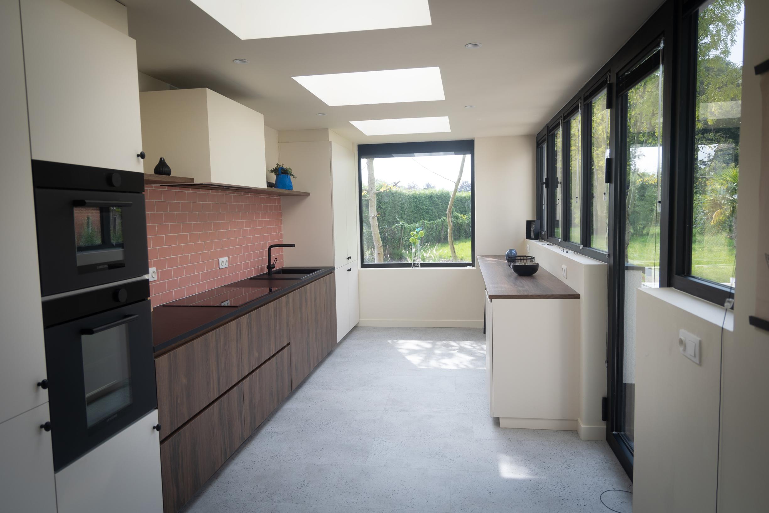 Huis van Bavo en Kayleigh uit ‘Huis Gemaakt’ komt (eindelijk) te koop ...