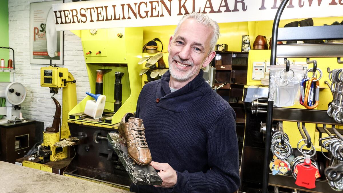 Schoenmakersfamilie De Meyer blijft al vijftig jaar bij haar leest ...