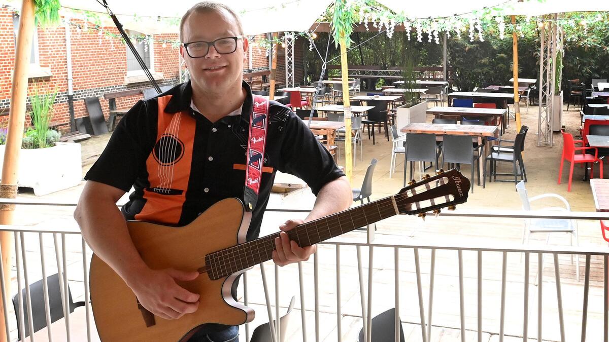 Slongs, Jenne Decleir en Zjuul Krapuul kruiden Antwaarpsen Dag | GVA