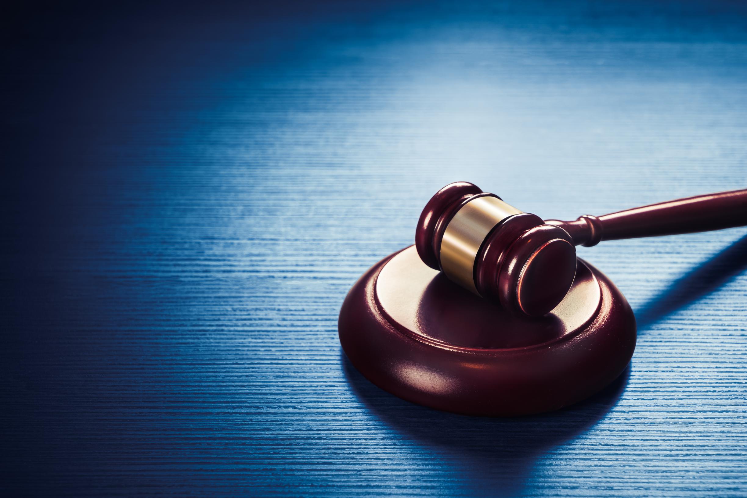 Engelse rechter veroordeelt koppel tot levenslang voor mishandeling die ...