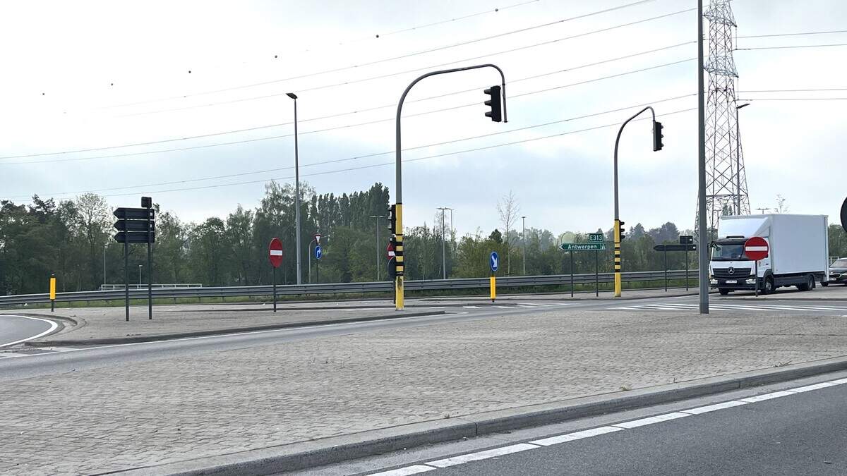N-VA pleit voor langere uitvoegstrook aan afrit Massenhoven op E313 ...