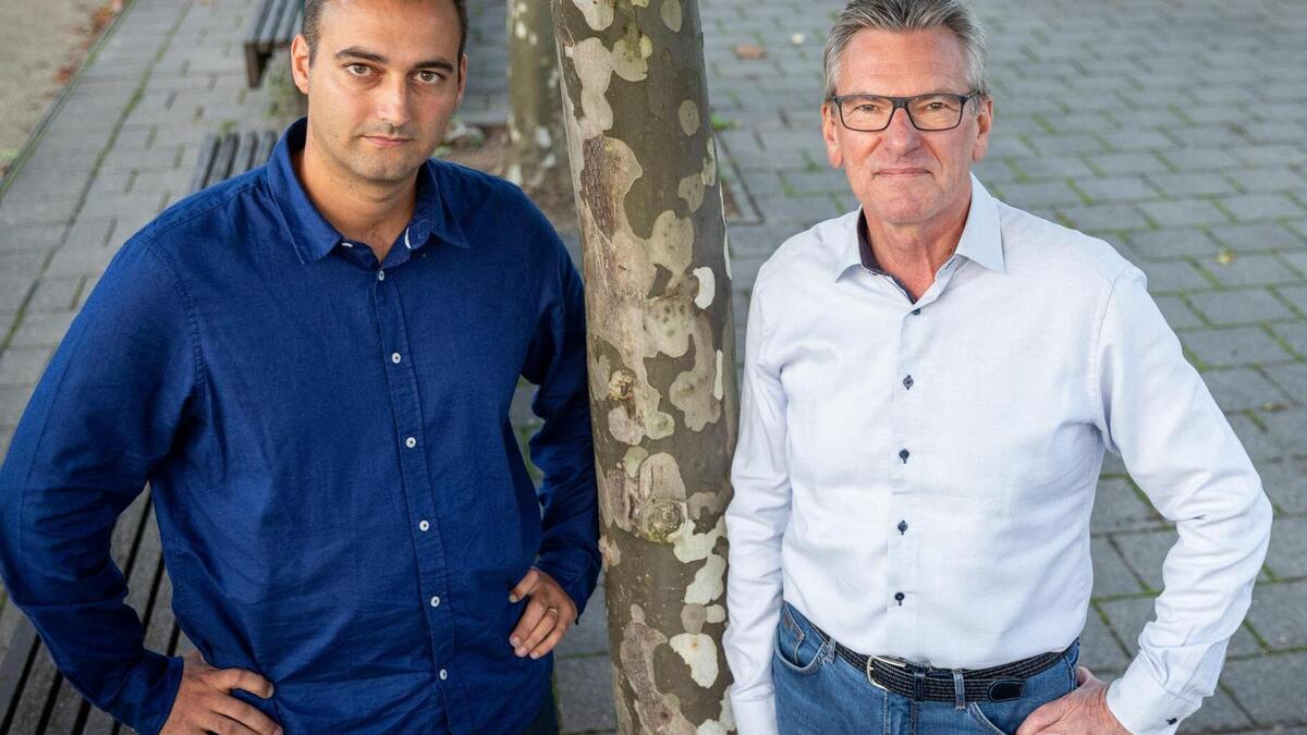 Laatste gemeenteraad van deze legislatuur start met klein protest, oud ...