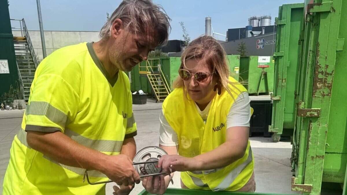 Schepen draait dag mee op recyclagepark Willebroek: “Hun inzet wordt ...