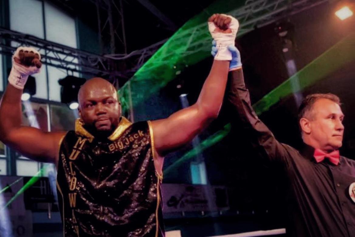 Antwerpse bokser ‘Big’ Jack Mulowayi gaat voor Europese titel: “Terug ...