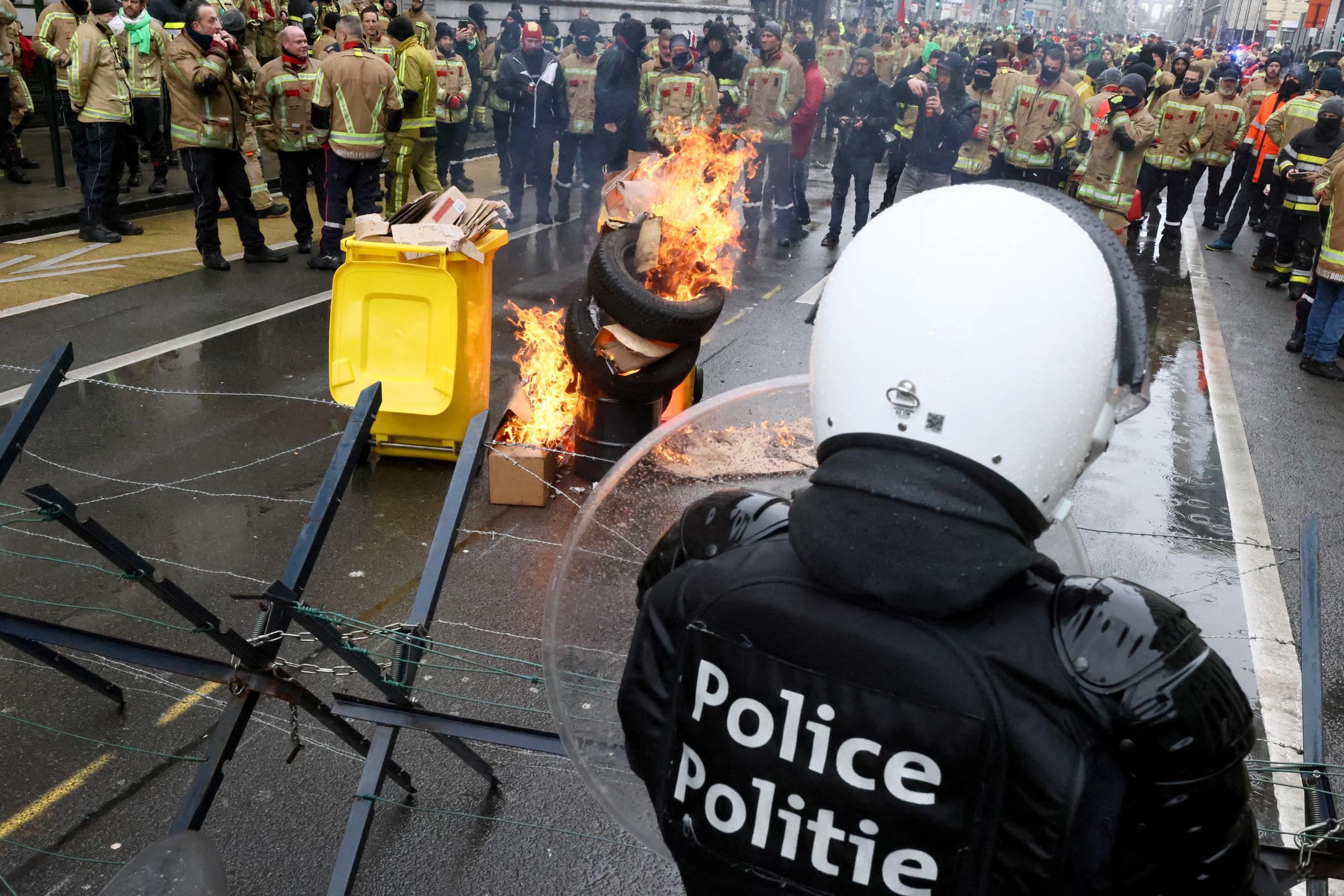 Brandweer blijft staken tot zaterdag, vakbond voorspelt vooral in ...