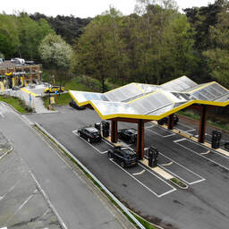 Fastned opent 54ste snellaadstation aan E19 in Sint-Job-in-’t-Goor ...