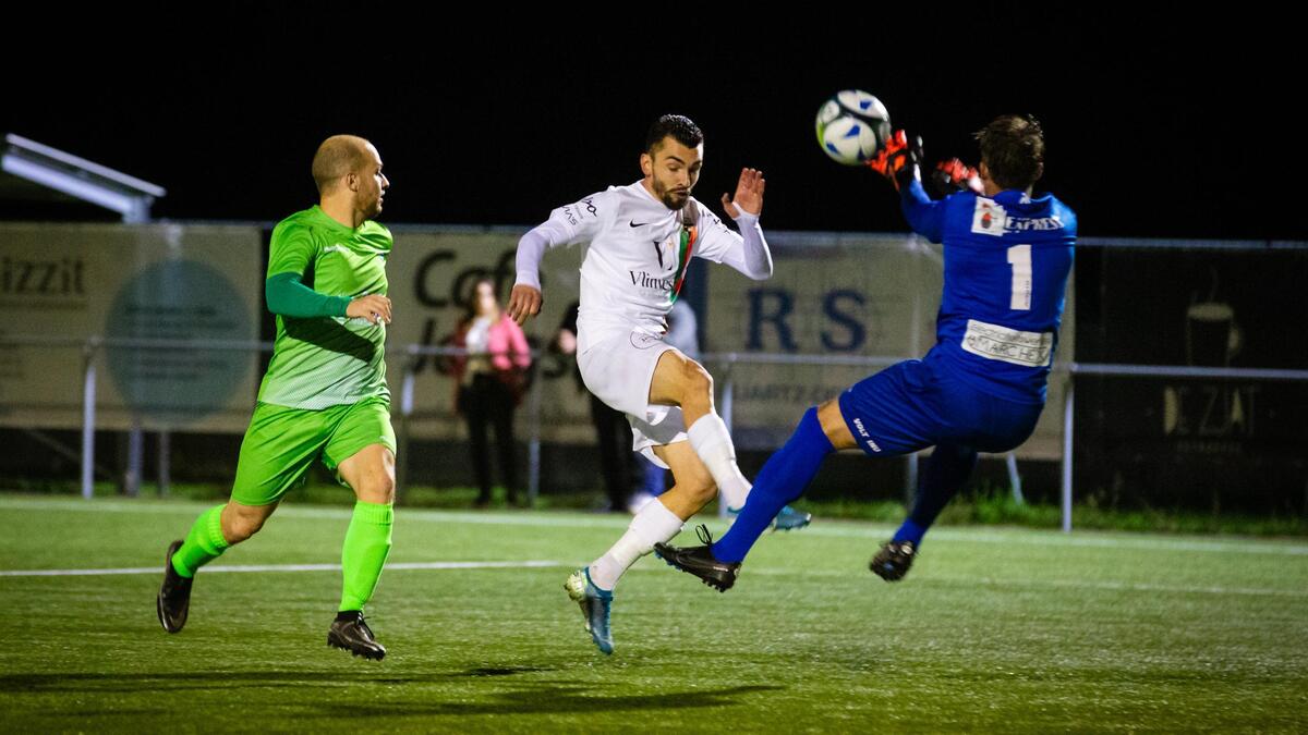 Yves De Winter en Houtvenne springen dankzij zuinige zege naar de ...