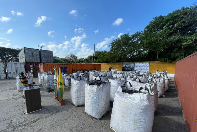 Colombiaanse autoriteiten onderscheppen 2,5 ton cocaïne in lading ...