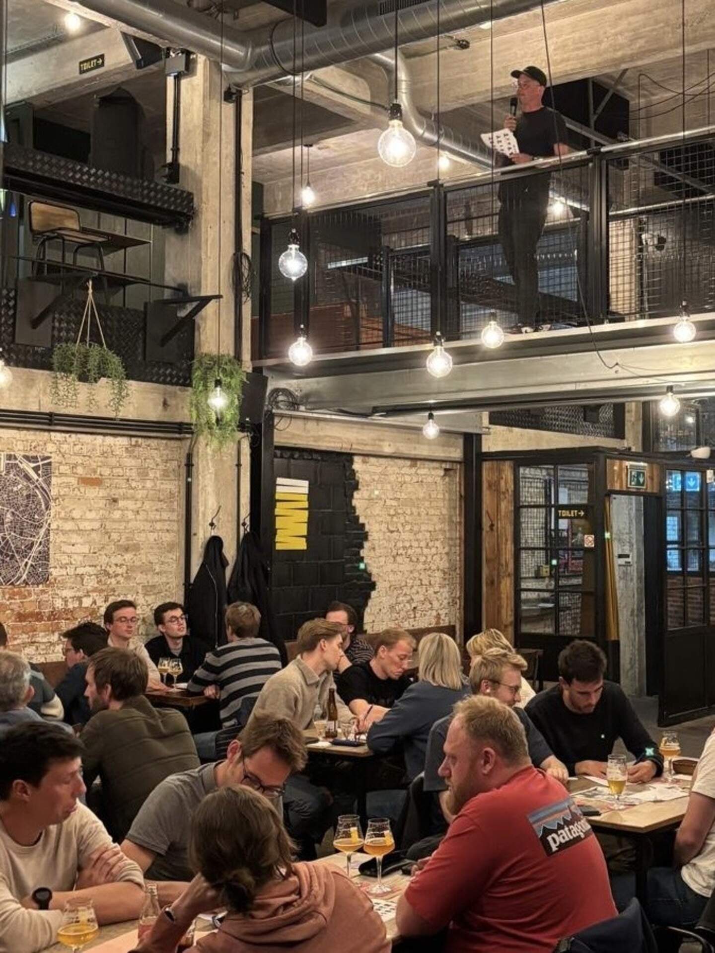 Van caféquiz tot WK-beleving: pubquizorganisator en voetbalcommentator ...