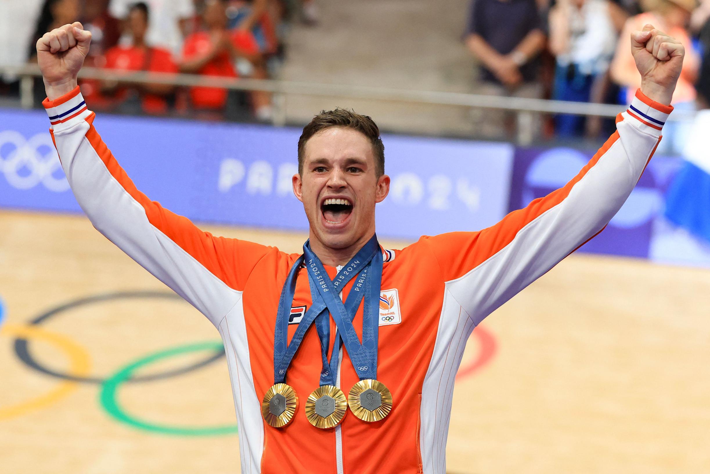 Een olympische hattrick! Harrie Lavreysen pakt ook op keirin goud en ...