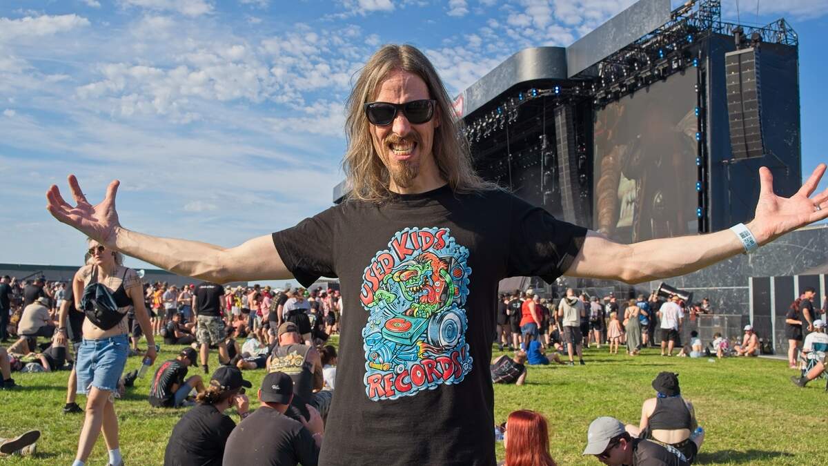 Megadeth-drummer Dirk Verbeuren ontmoet fans met autisme op Graspop ...