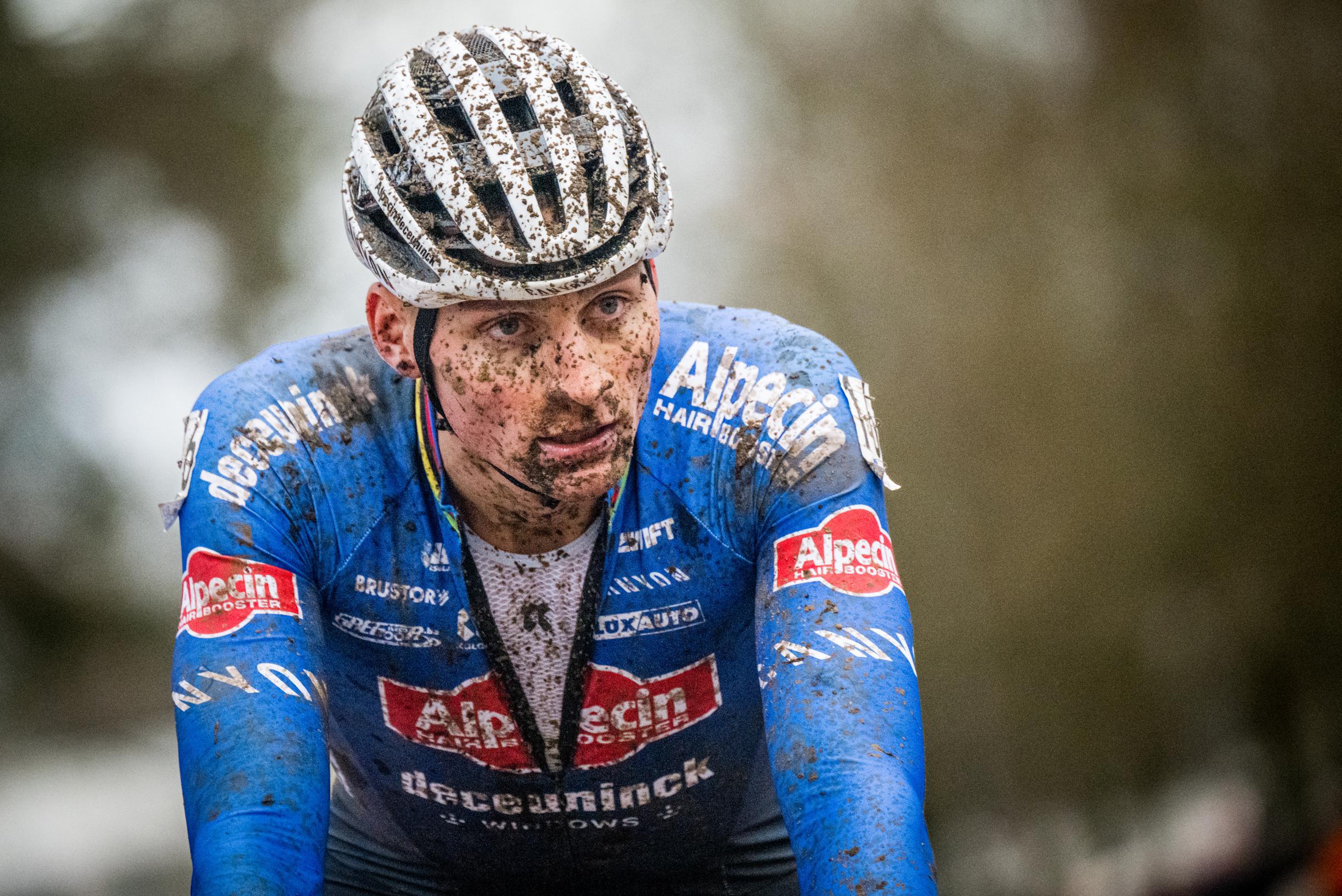 Mathieu van der Poel begint een week vroeger dan gepland met crossen en ...