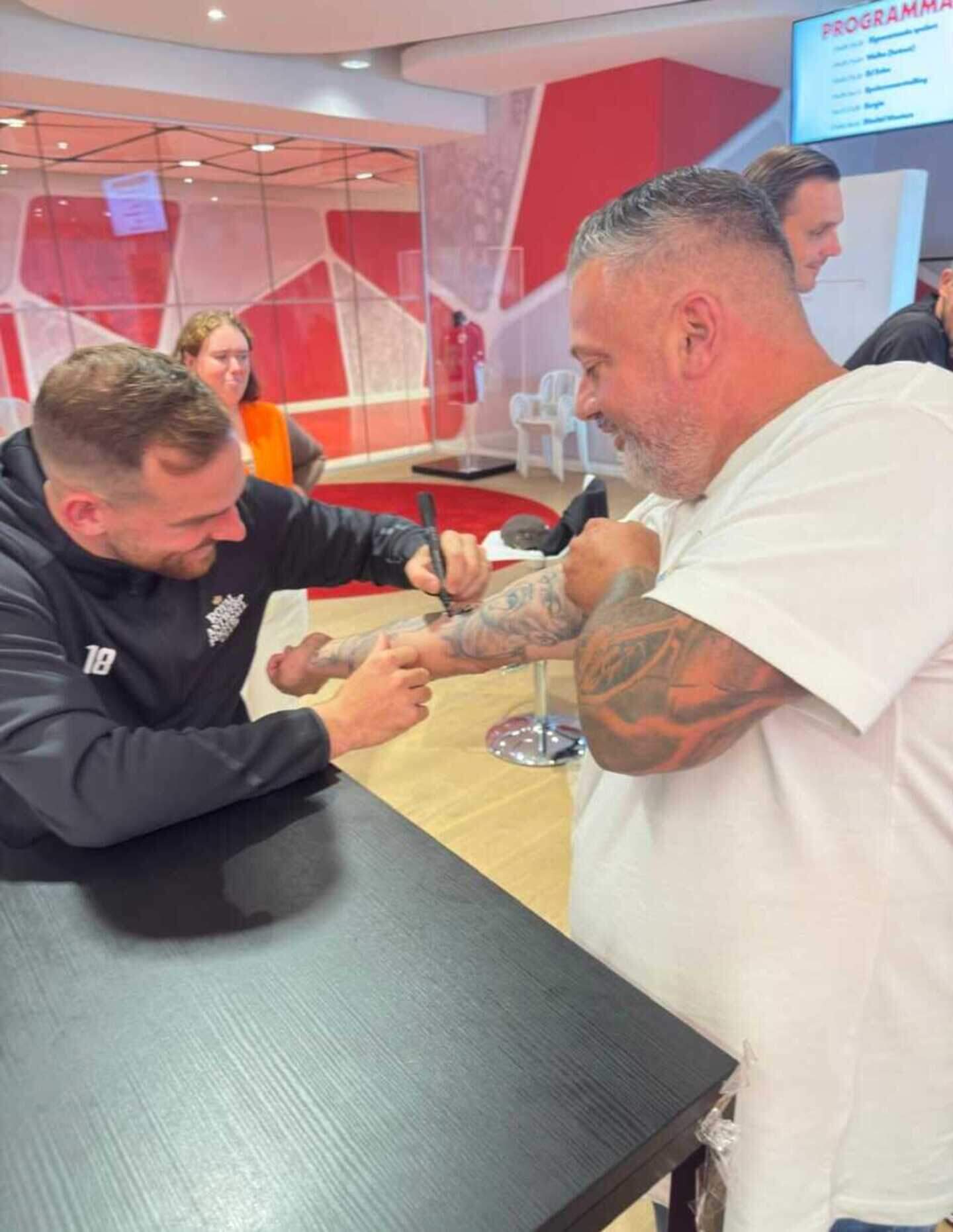 Antwerp-fan laat Vincent Janssen vereeuwigen op zijn arm: "Hij heeft ...