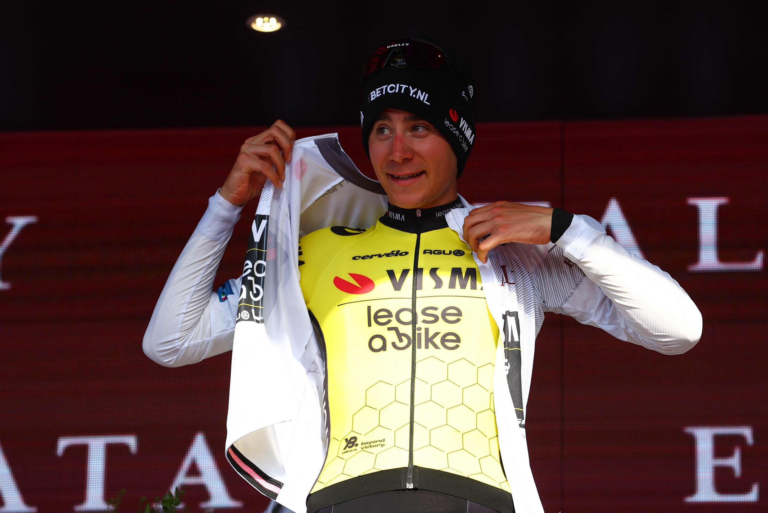 Tiberi en Arensman melden zich als uitdagers voor het wit van Cian Uijtdebroeks: “Maar goed ...