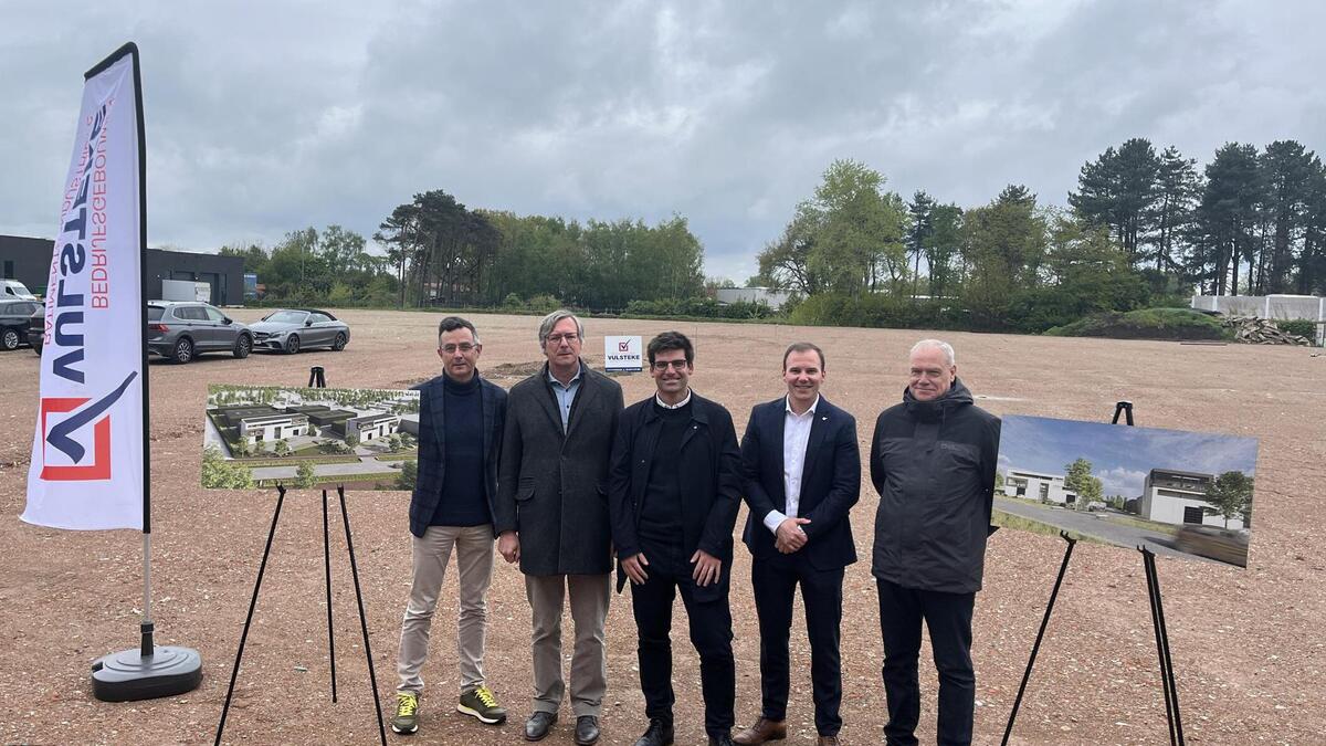 Bedrijvenpark Bayot palmt terrein E.R. Meubelen in: “Ruimte voor 28 kmo ...