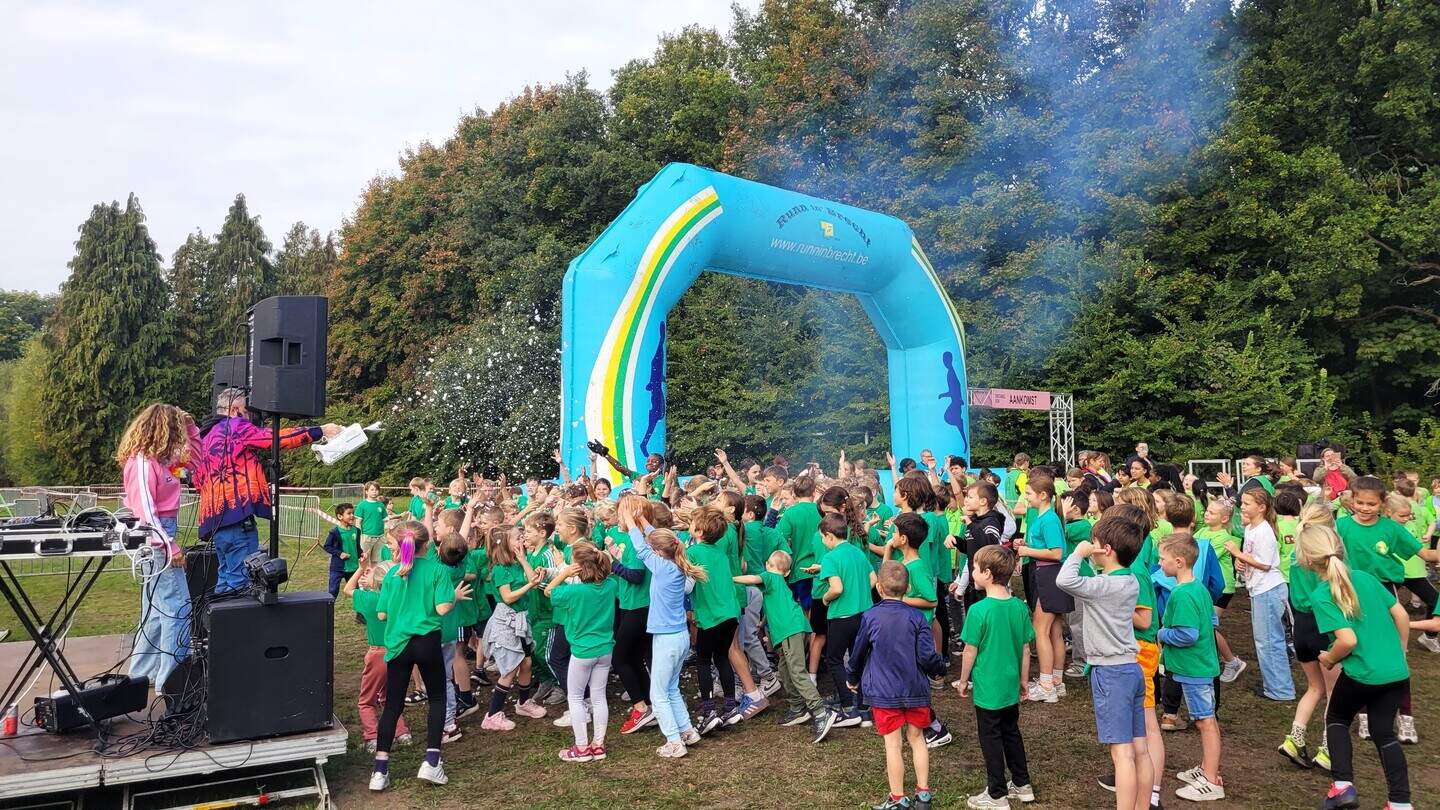 1.500 Leerlingen lopen de beentjes onder hun lijf op Run4Fun op domein ...