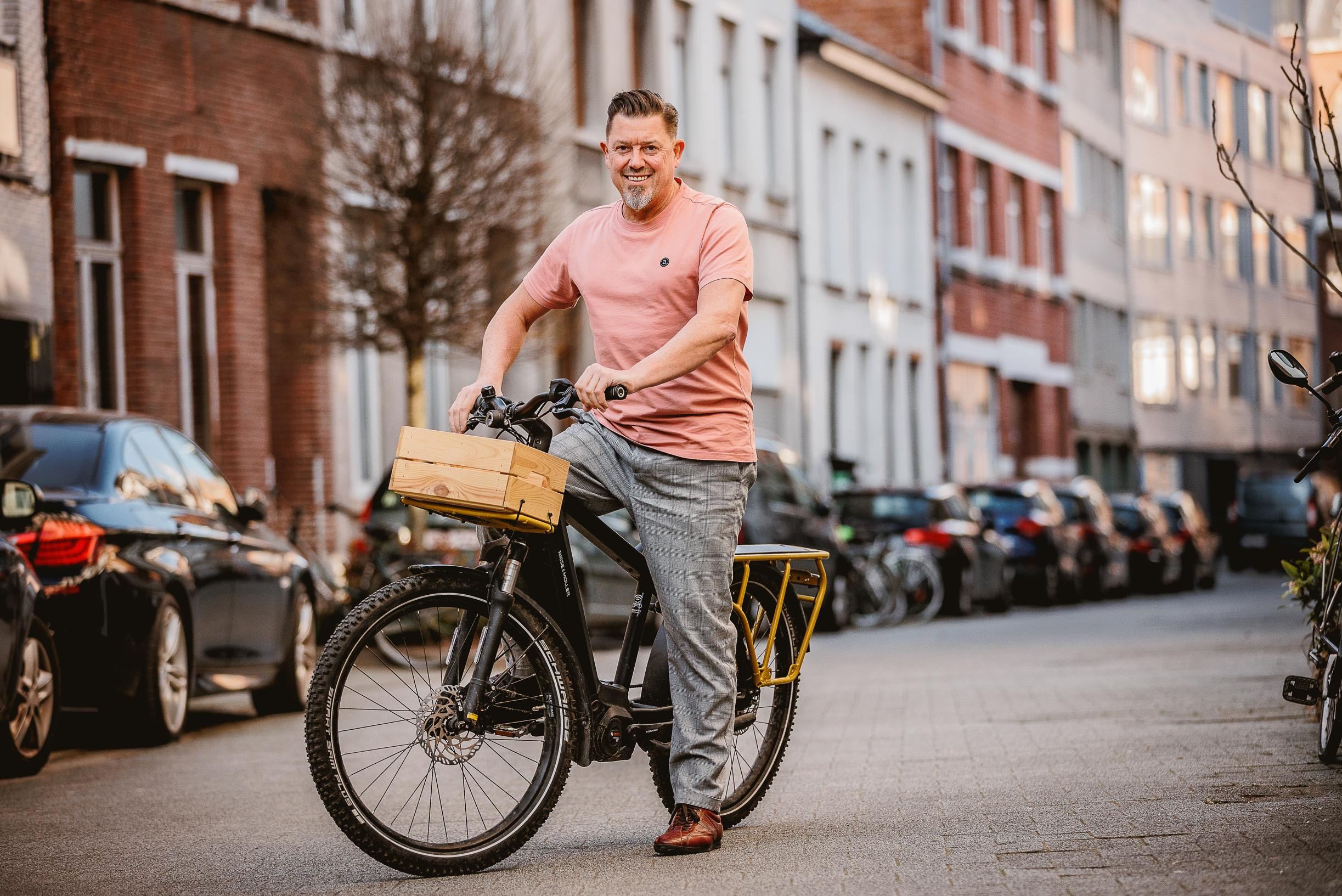 Paella voor goede doelen te koop tijdens Mechelse zaterdagmarkt | GVA