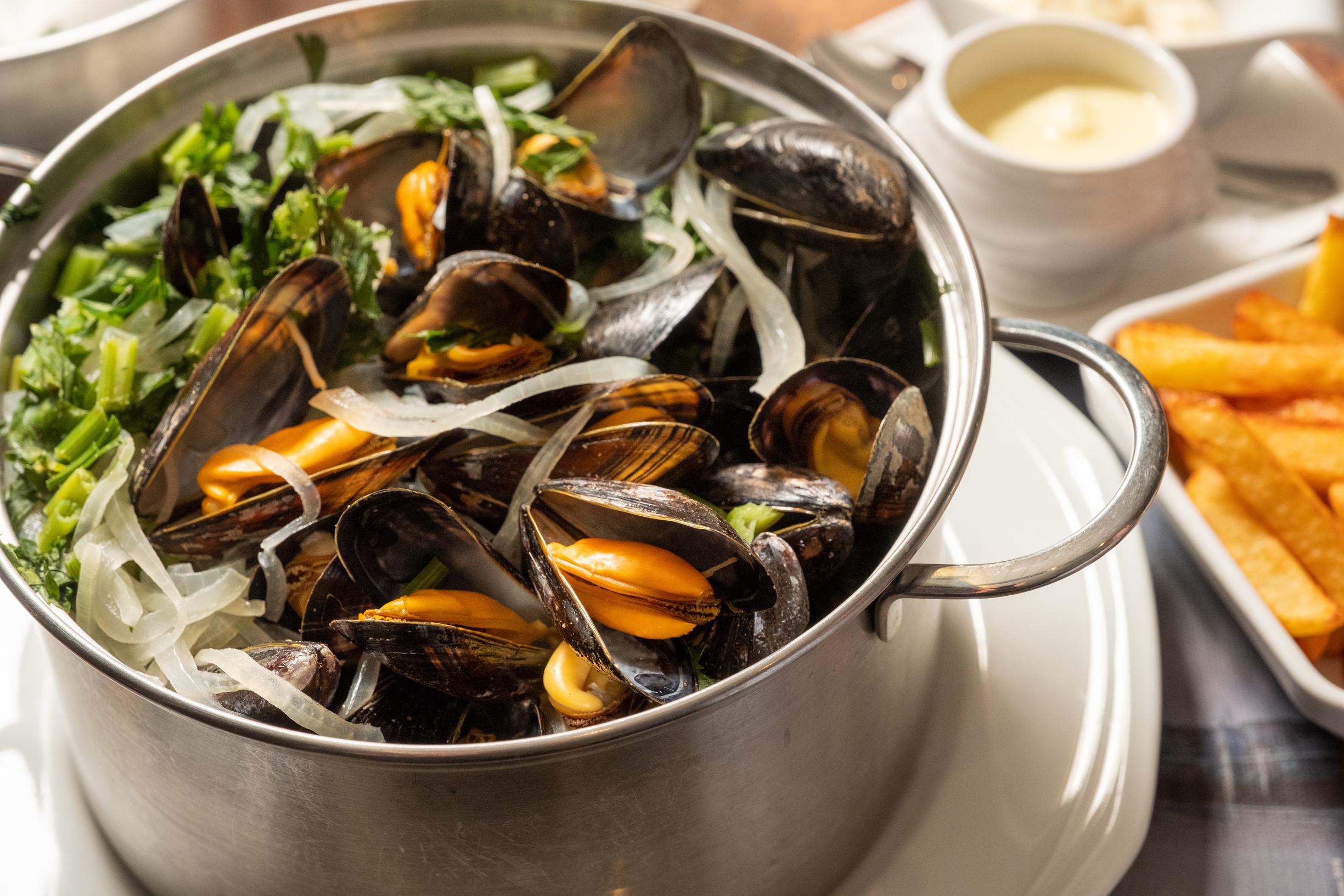 Mosseldagen bij Schelle Sport nu ook met levering aan huis | Nieuwsblad