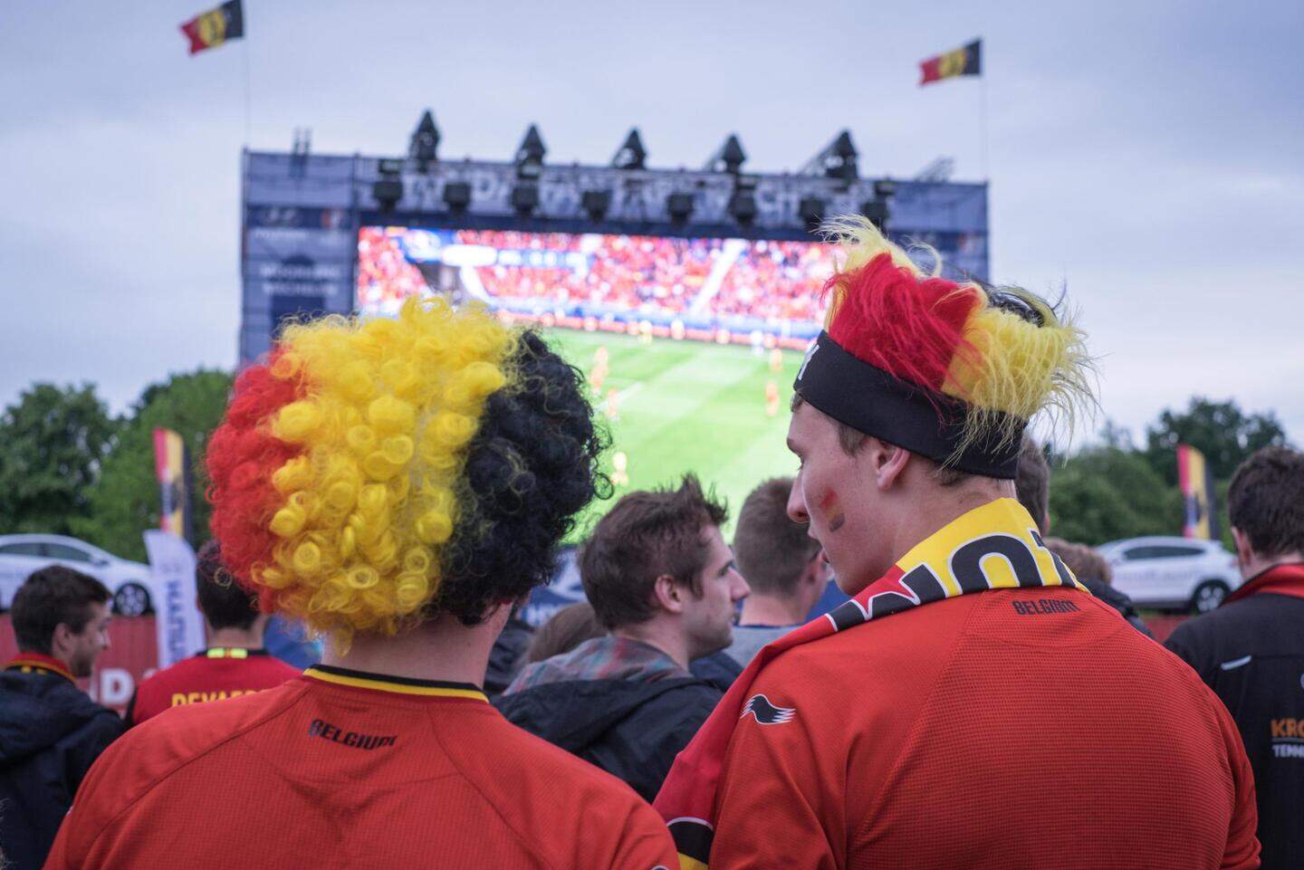 Mechelse cafés plaatsen grote schermen voor WK voetbal: “Tijdens de ...