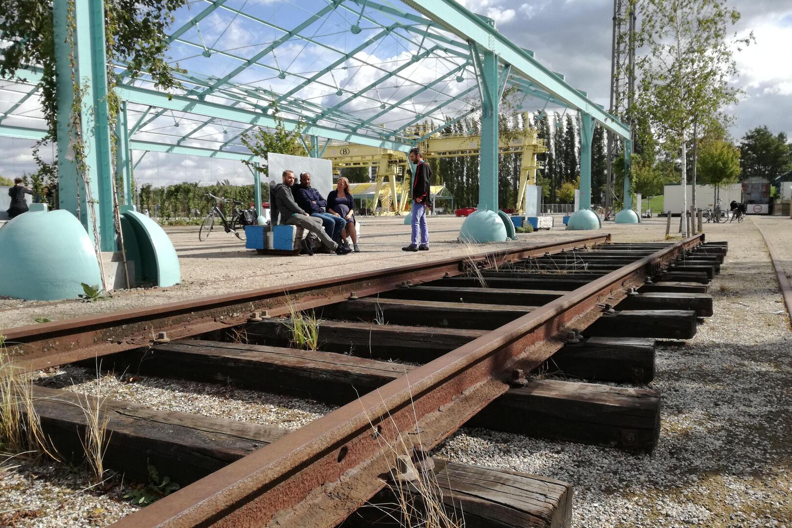 Bar Oost trapt zomerprogramma af op Spoor Oost: optredens, yoga en ...