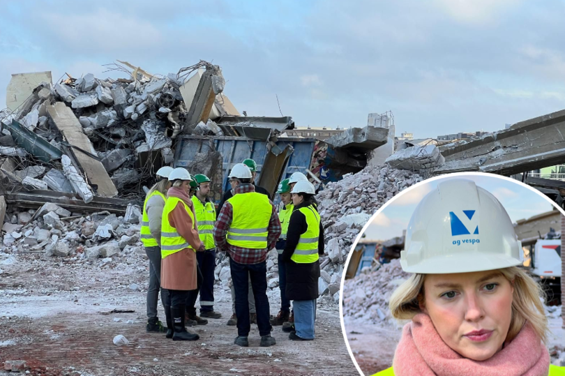 Burgemeester Els van Doesburg bezoekt site van ingestorte loods in ...