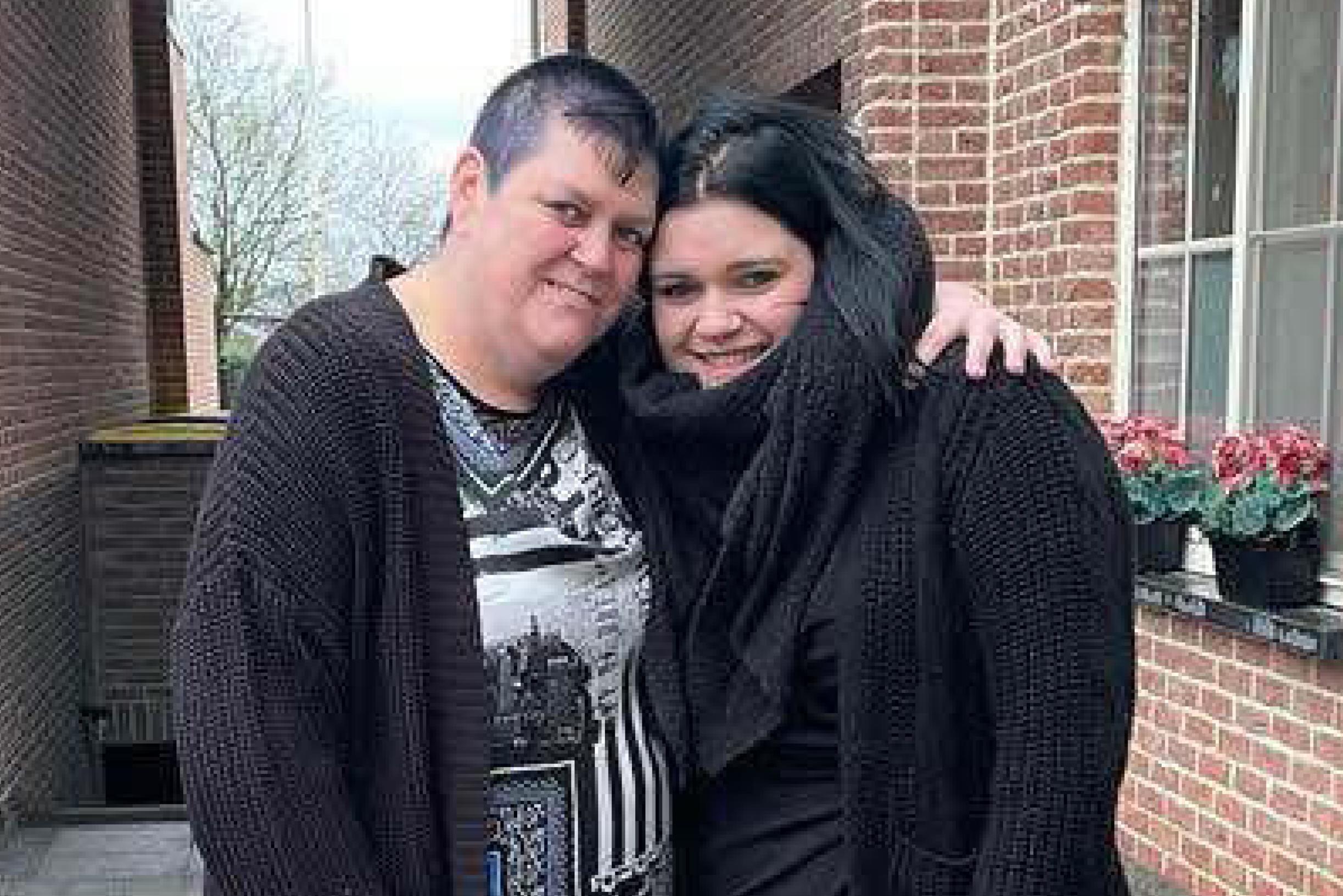 Hayley (21) start crowdfunding voor haar zieke mama Els (48), maar niet ...