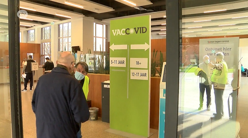 Vaccinatiecentrum in Merksems districtshuis opent de deuren | GVA