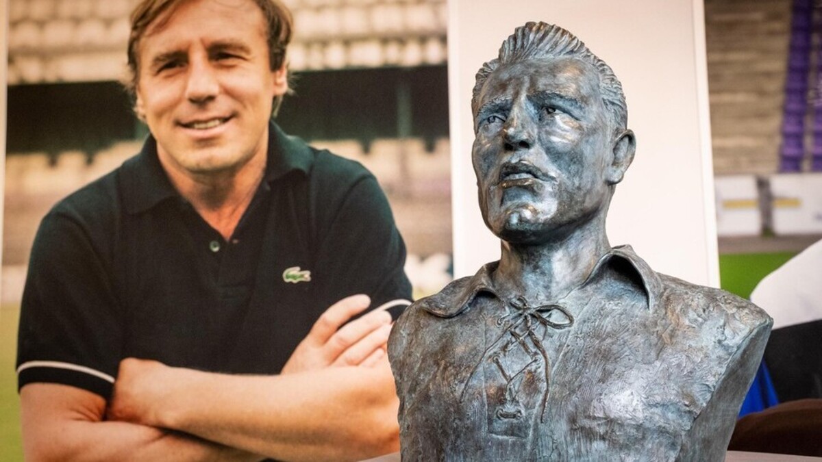 Beerschotlegende Rik Coppens krijgt bronzen borstbeeld op het Kiel | GVA
