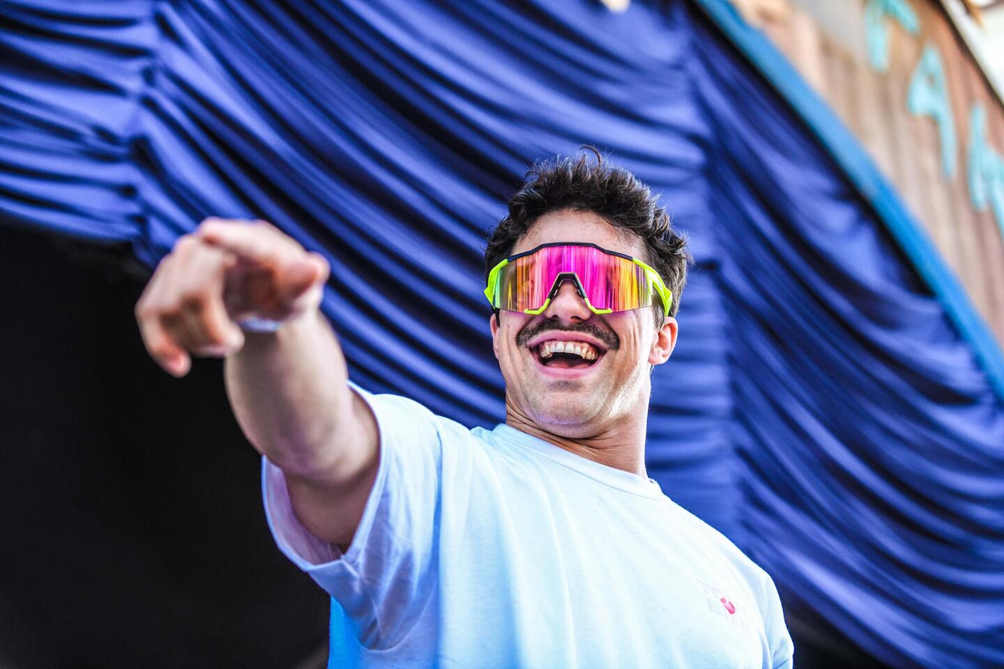 De N8 van Wommelgem strikt Average Rob: volle Kerkplaats nu al ...