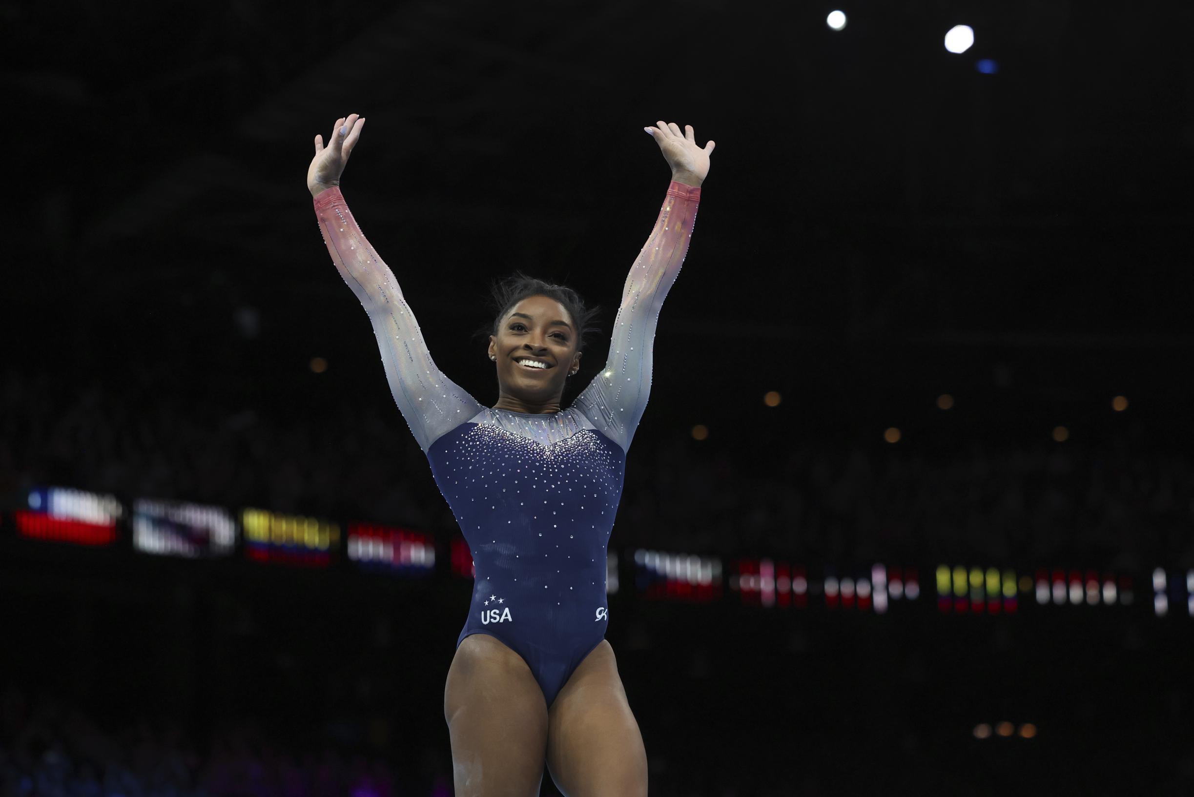 Simone Biles nu officieel de GOAT, met nummer 33 (!) in de kast en ...