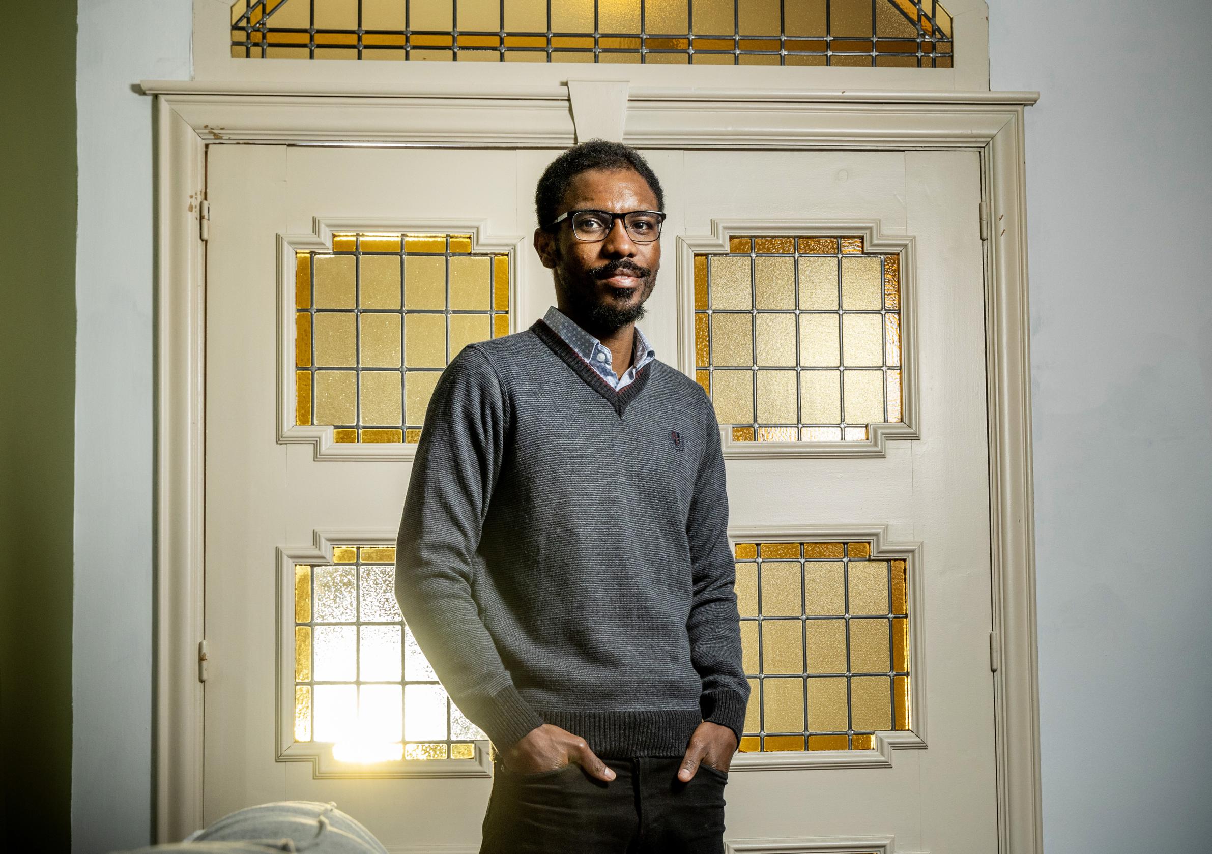 Jean Poulard Espady is eerste Haïtiaanse priester in België: “Door ...