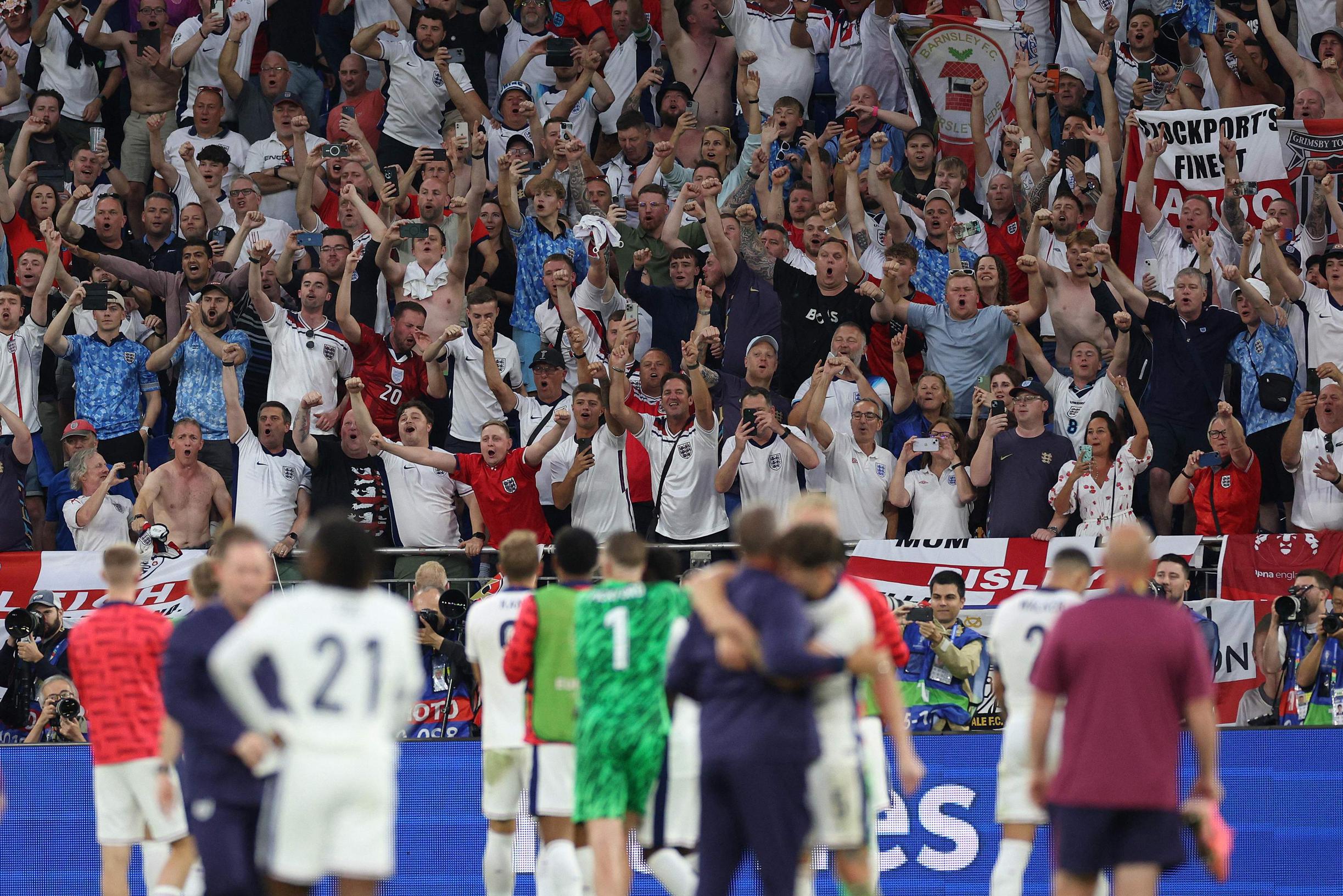 VIDEO. It ain’t over till the fat lady sings: Engelse supporters ...