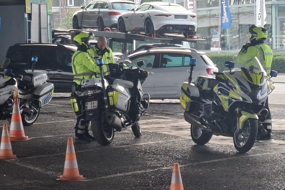 Dertien transporten in overtreding bij grootschalige verkeerscontrole in Wilrijk | GVA